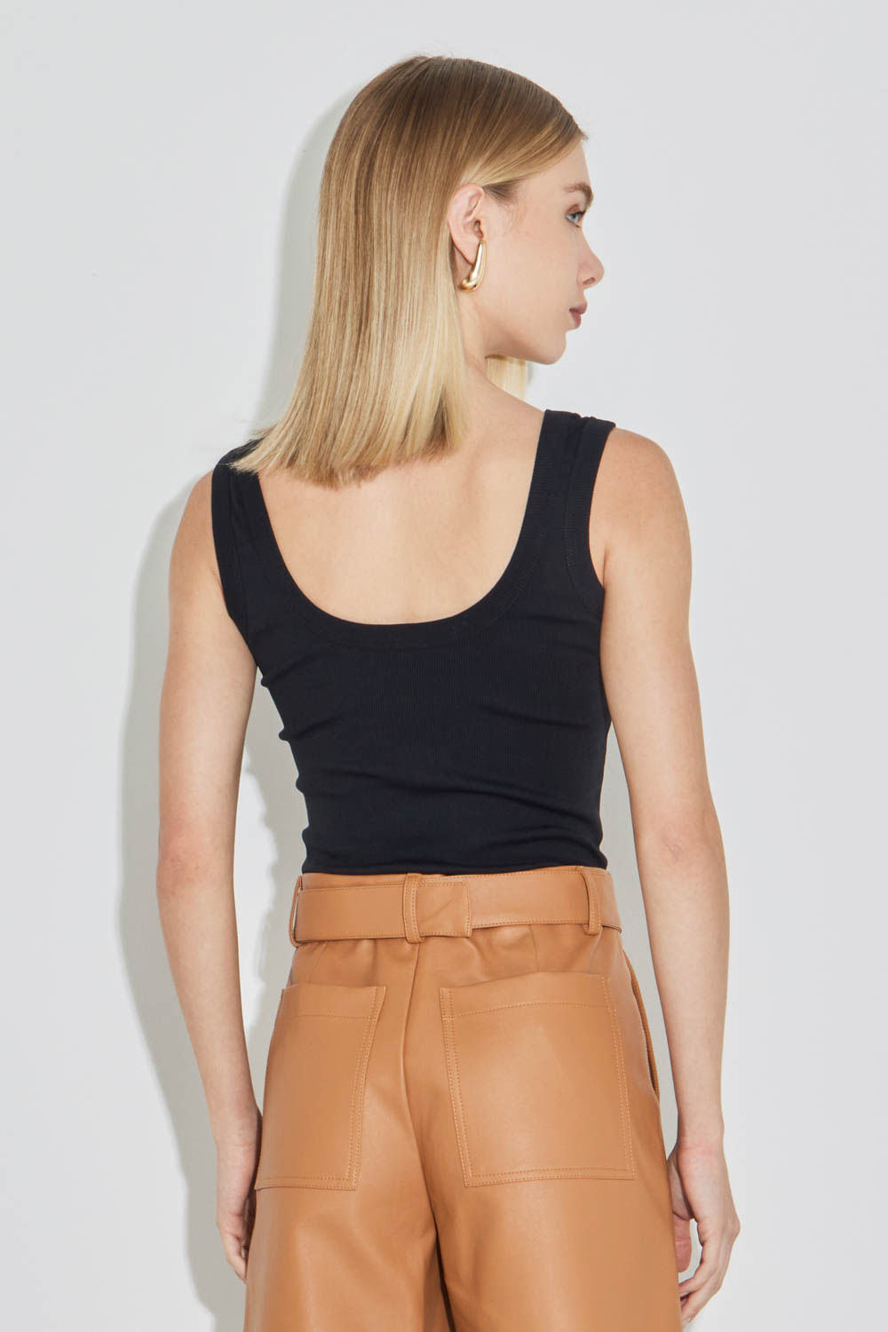 Blusa Regata Rib V Preto